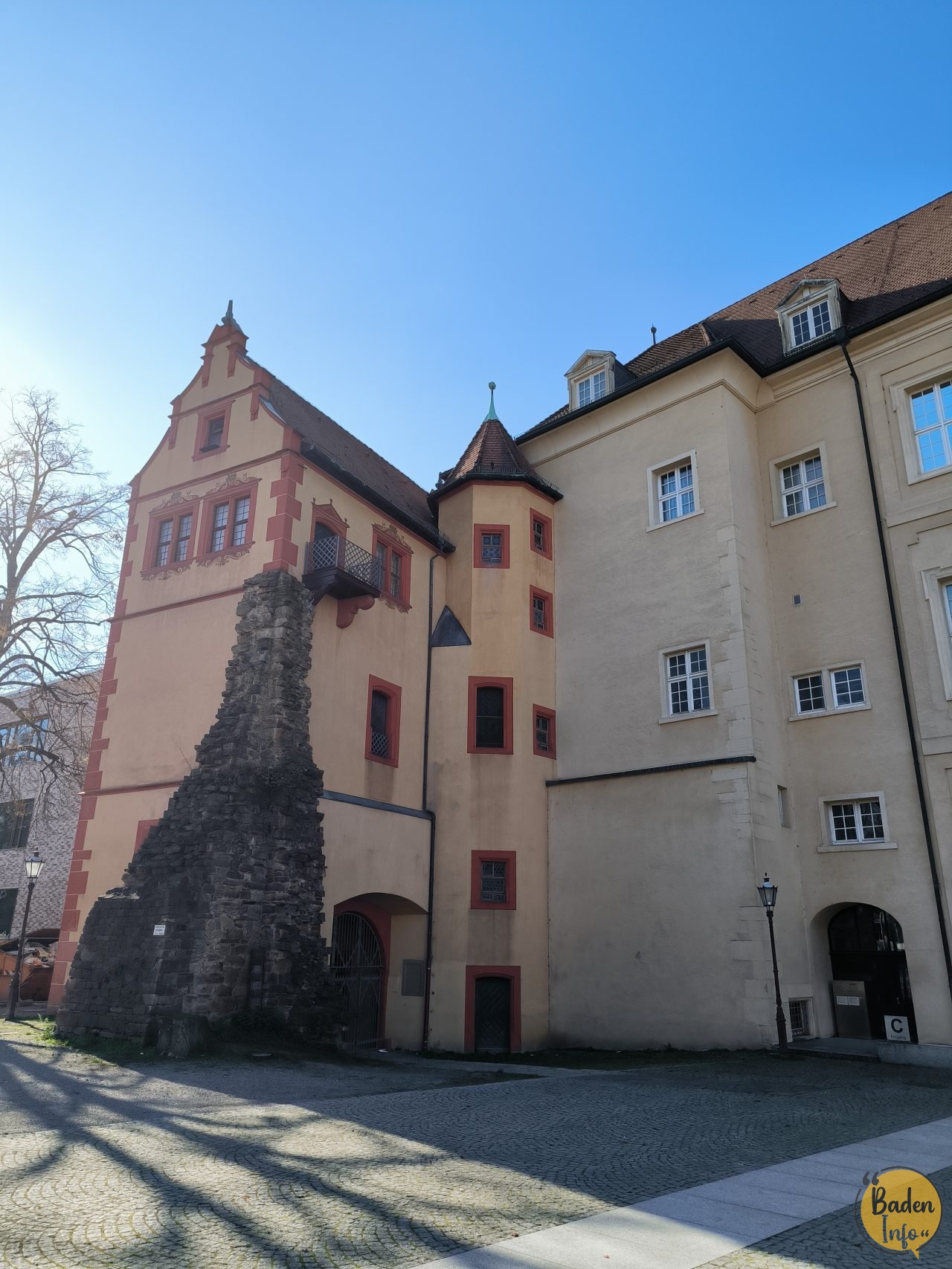 Die Karlsburg in Durlach und ihre Geschichte - Badeninfo – Freizeit ...